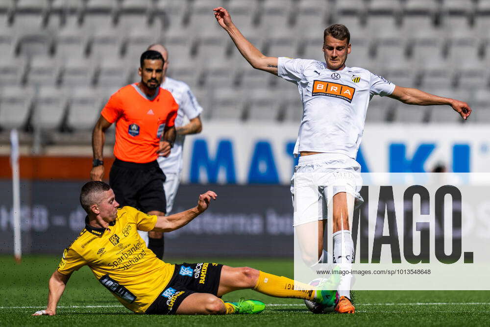 220731 Elfsborgs Andre Ibsen Romer and Häckens Johan Hammar during the ...