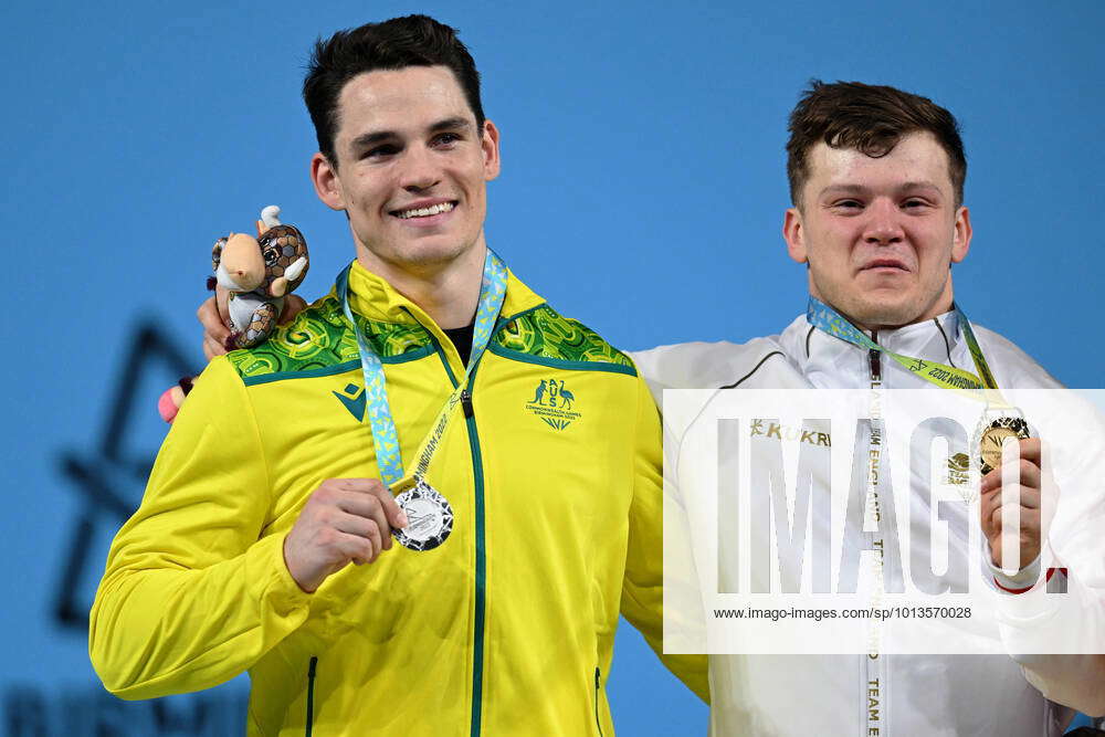 COM22 WEIGHTLIFTING, Kyle Bruce of Australia (left) and Chris Murray of ...