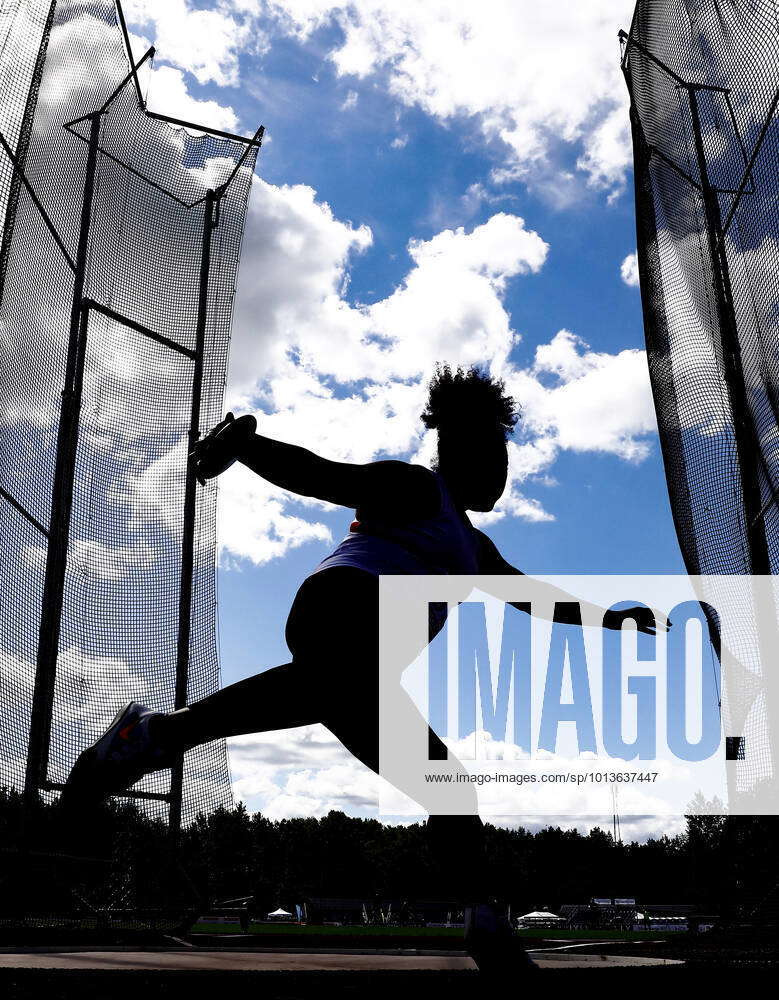 220806 Vanessa Kamga Hässelby SK in the discus during the Swedish ...