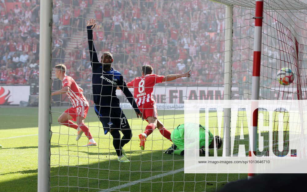 Robin Knoche not in picture erziwlt goal to 3 0, Janik Haberer, Rani ...