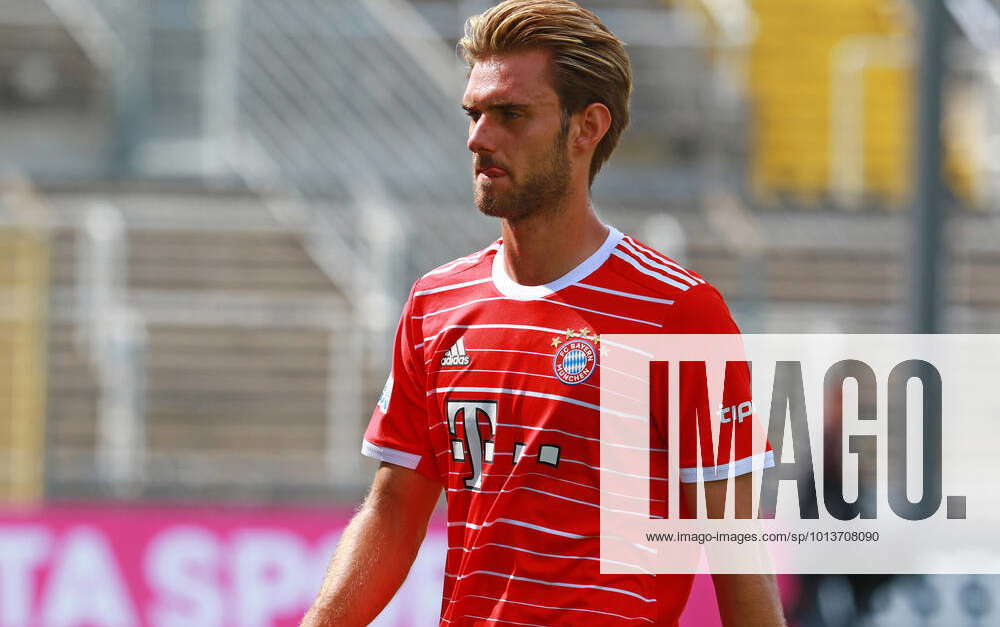 16 Luca Denk (FCBII) unzufrieden, Frust, frustriert, Portraet, Portrait ...