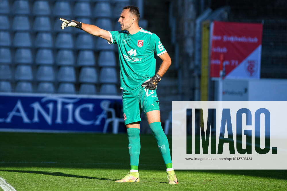 Felix Gebhardt Hallescher FC, 23 GER, SC Freiburg II Hallescher FC ...