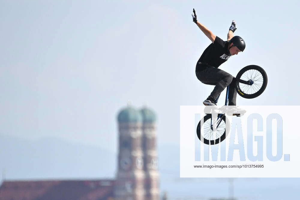 Feature,Edge motive Michael MEISEL GER ,Rider,acrobatic action in front ...