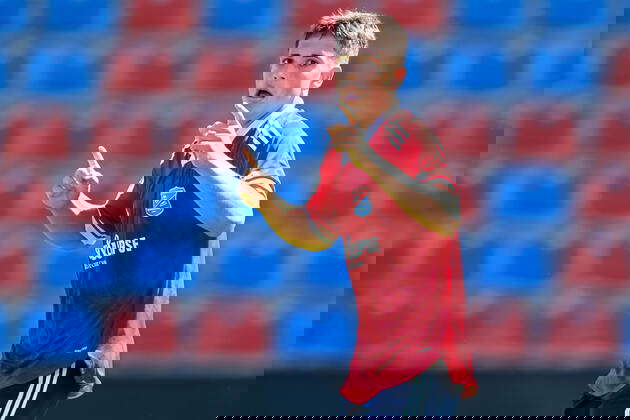 Alexander Leutner Unterhaching, 11 with goal celebration, cheering ...