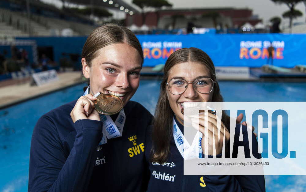 220818 Elna Widerström and Emilia Nilsson Garip of Sweden pose for a ...