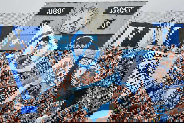 Fans of TSV 1860 Munich wave flags and ignite Bengalos, Bengalo ...