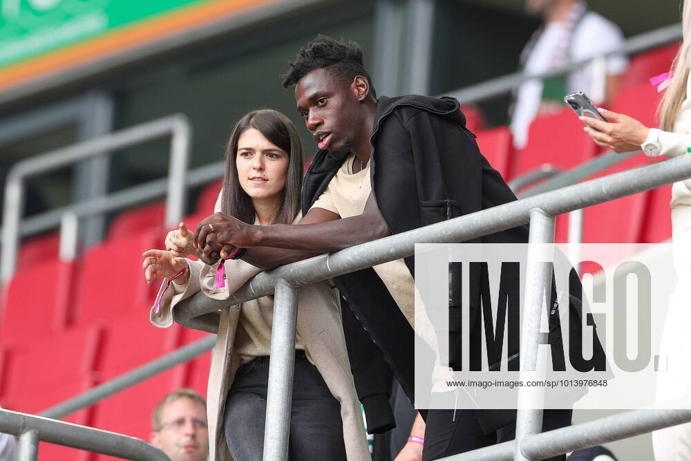 Danny da Costa 21 1 FSV Mainz 05 in the stands, FC Augsburg vs 1 FSV ...