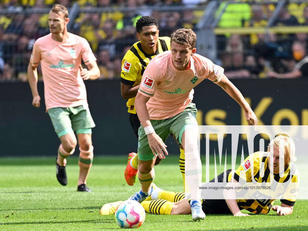Niklas Stark SV Werder Bremen, 04 and Julian Brandt Borussia Dortmund ...