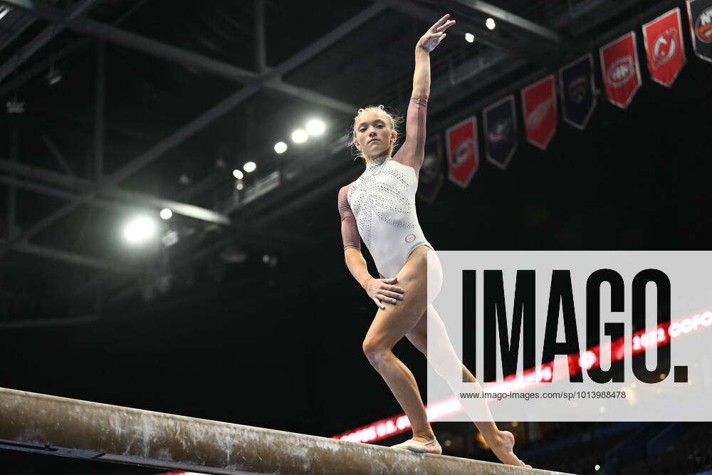 August 19, 2022, Tampa, Florida, US: ELLE MUELLER practices on the ...