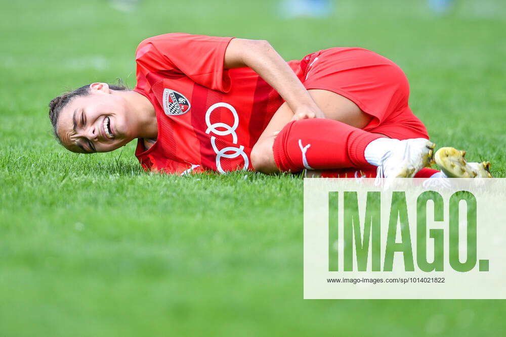 Katharina Krist FC Ingolstadt, 14 lying on the ground, racked with pain ...