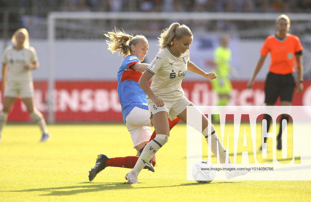 Photo on the ball Pia Beyer against Ronja Jürgensen Kiel football DFB ...