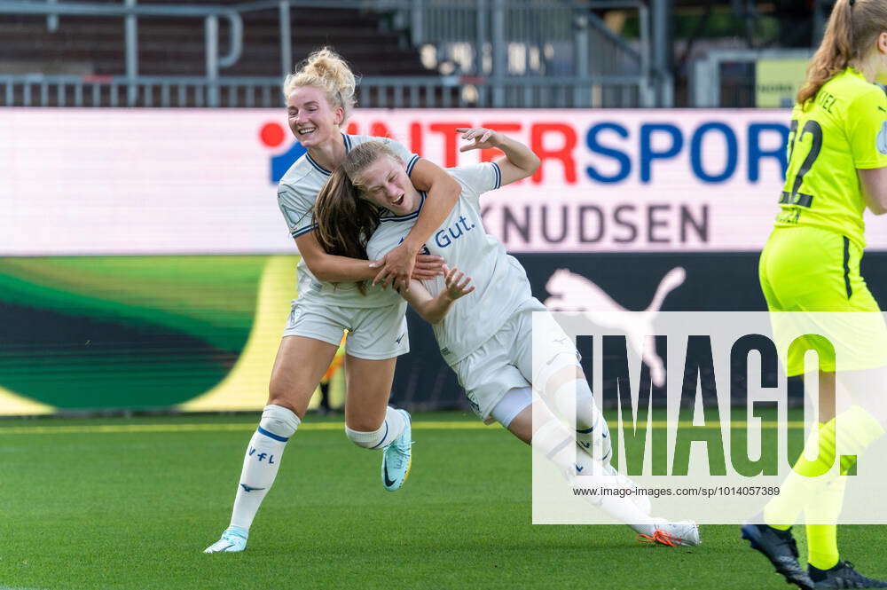 Ann Sophie Vogel VfL Bochum 8 cheers with Maja Huennemeyer VfL Bochum ...