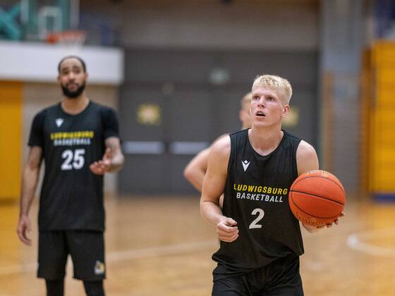 Jacob Patrick MHP Riesen Ludwigsburg, 02 , Rawle Alkins MHP Riesen ...