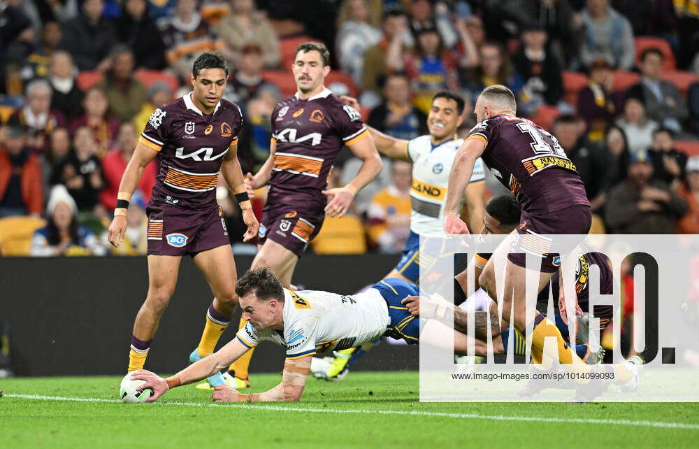 NRL BRONCOS EELS, Clinton Gutherson (centre) of the Eels scores a try ...