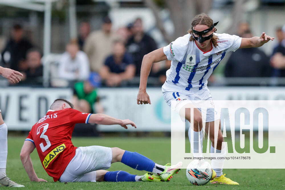 SOCCER POWER SYDNEY UNITED, Daniel Cuttler of Peninsula Power FC in ...