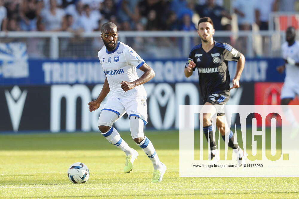 (Auxerre) Youssouf M Changama Football : Auxerre vs Strasbourg - Ligue