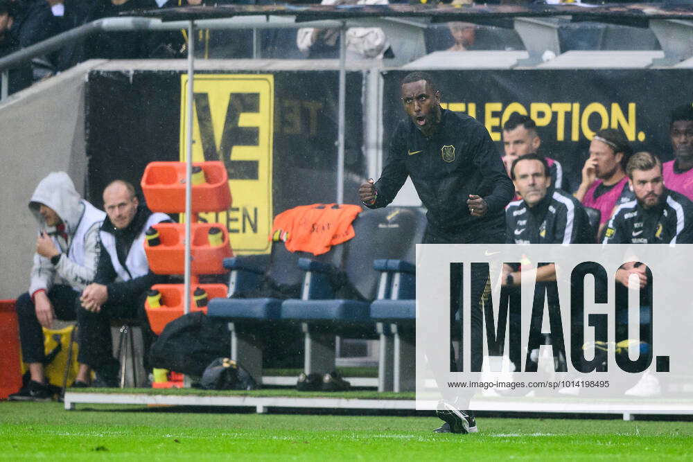 220828 AIKs coach Henok Goitom during the football match in the ...