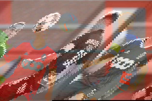 Standard s Osher Davida and Kortrijk s Kadri Abdelkahar fight for the ...