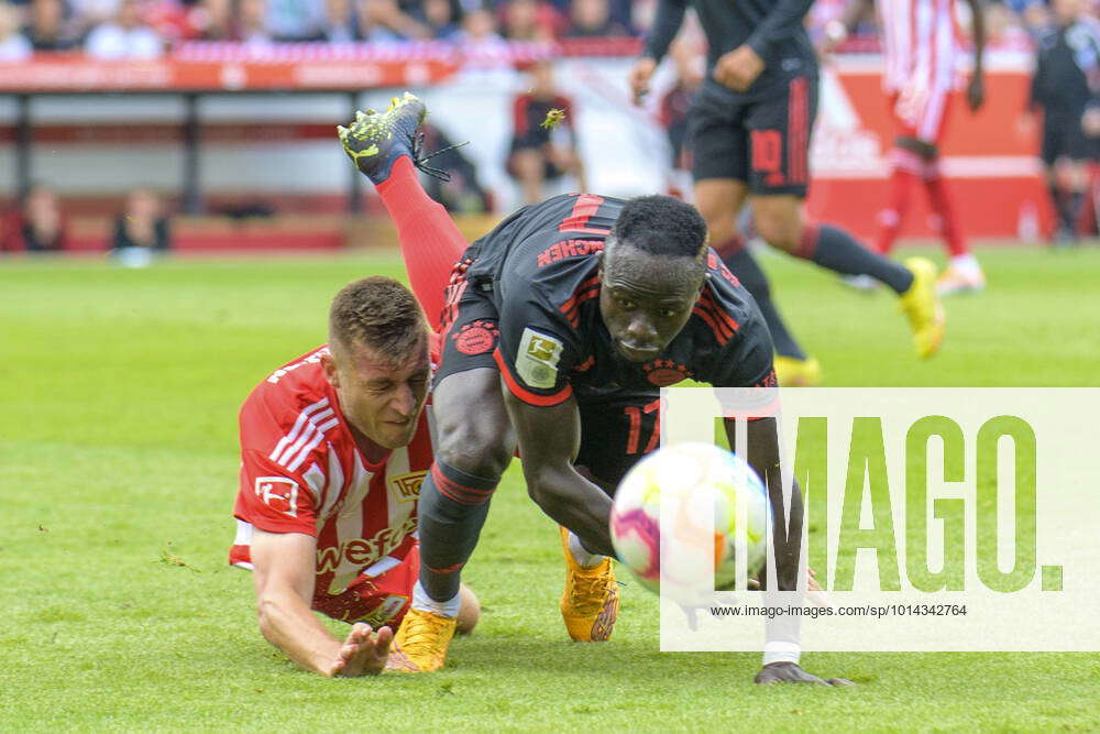 v l Robin Knoche 1 FC Union Berlin, 31 , Sadio Mane FC Bayern Muenchen ...