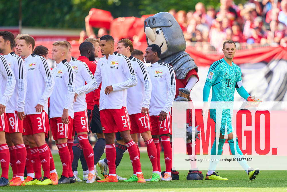 Manuel NEUER, goalkeeper FCB 1 Ritter Keule, Union Berlin mascot ...