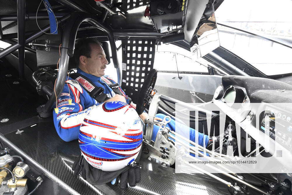 BROWNSBURG, IN - SEPTEMBER 04: Greg Anderson (1 PRO) KB Racing ...