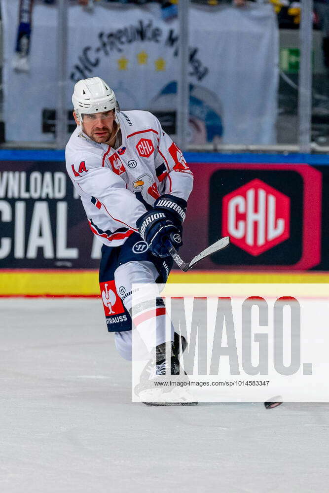 Juraj Valach HC Slovan Bratislava, 44 EHC Red Bull Muenchen vs HC ...