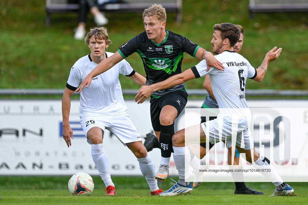 v.li.: Marc Perkuhn (VfR Garching, 29) Ibrahim Neziri (Gundelfingen, 9 ...