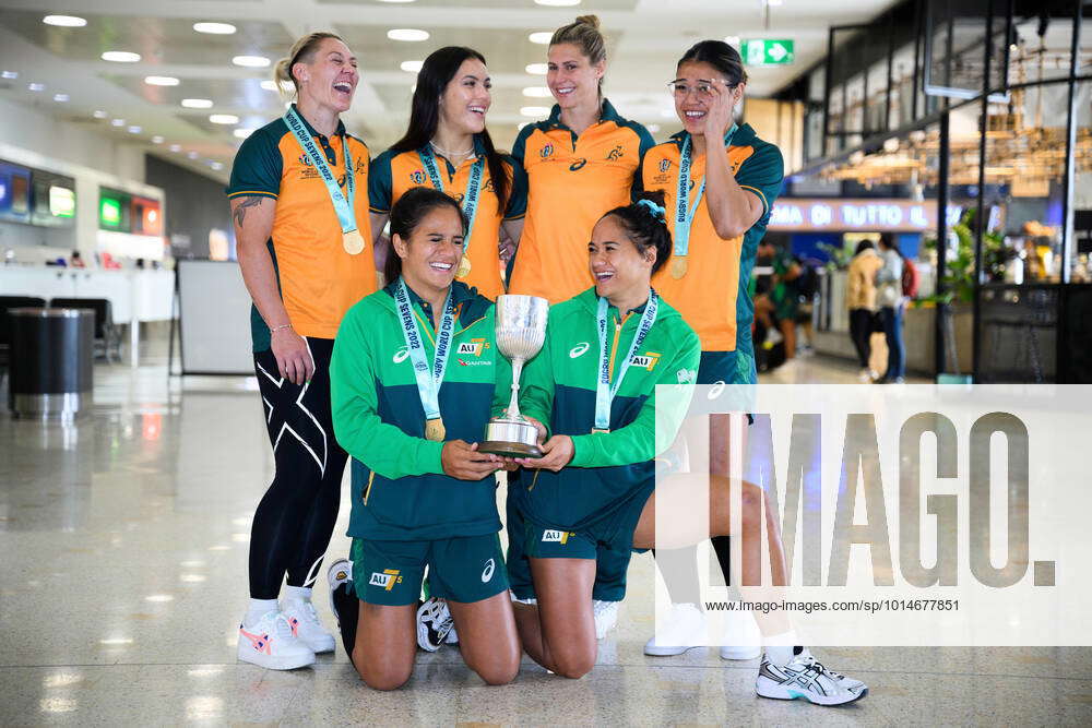 RUGBY SEVENS WC AUSTRALIA RETURN, (L-R, rear) Sharni Williams, Madison ...