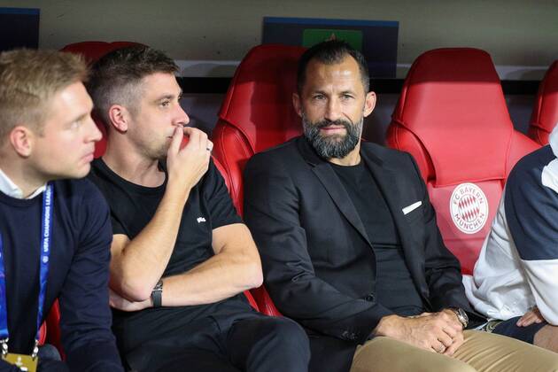 l r Technical Director Marco Neppe FC Bayern Muenchen , Sports Director ...