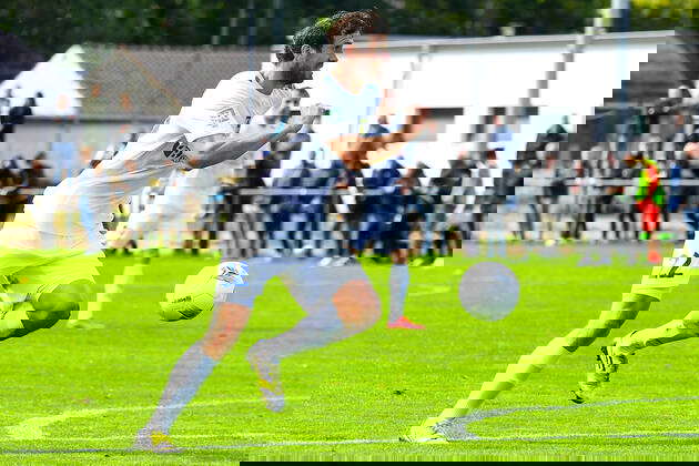 Mario Weber FC Düren, 22 on the ball, game scene, crop, full body ...