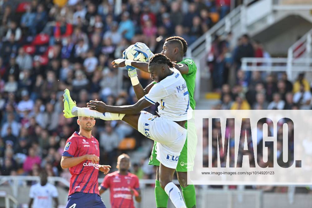 Mory Diaw (clermont) vs Mama Balde (troyes) FOOTBALL : Clermont Foot vs ...