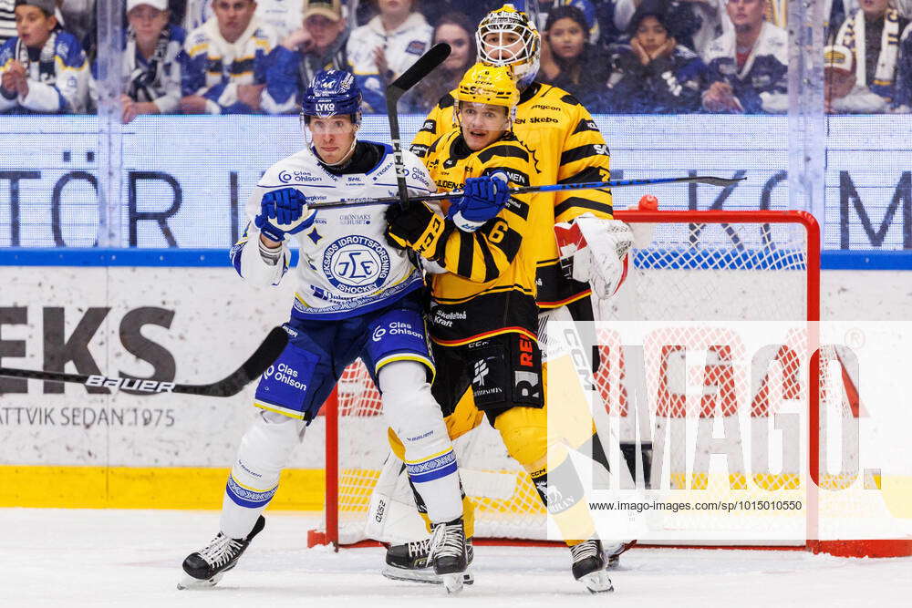 220922 Leksands Carter Ashton and Skellefteas Mans Forsfjäll during the ice hockey match in the