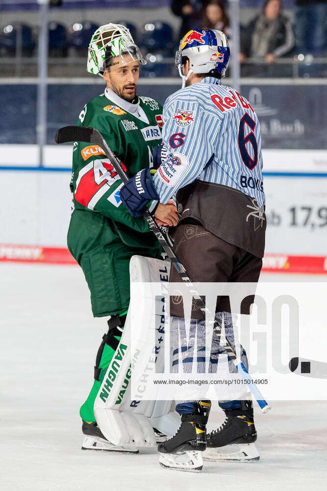 Shakehands between Dennis Endras goalie, Augsburger Panther, 44 and ...