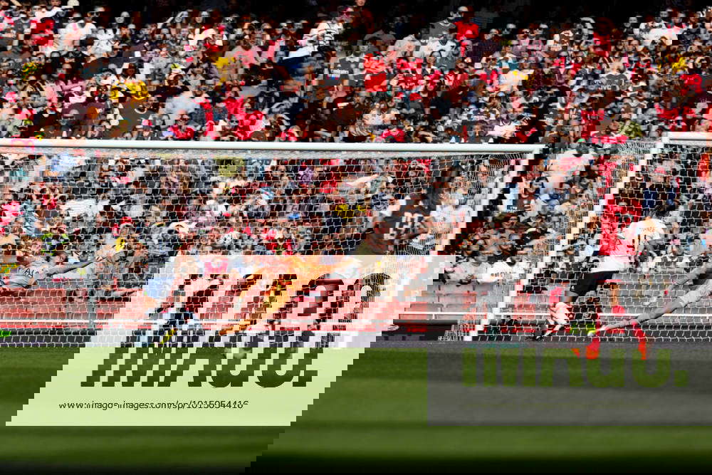 Goalkeeper Becky Spencer (22 Tottenham) reaches to try and stop Beth ...