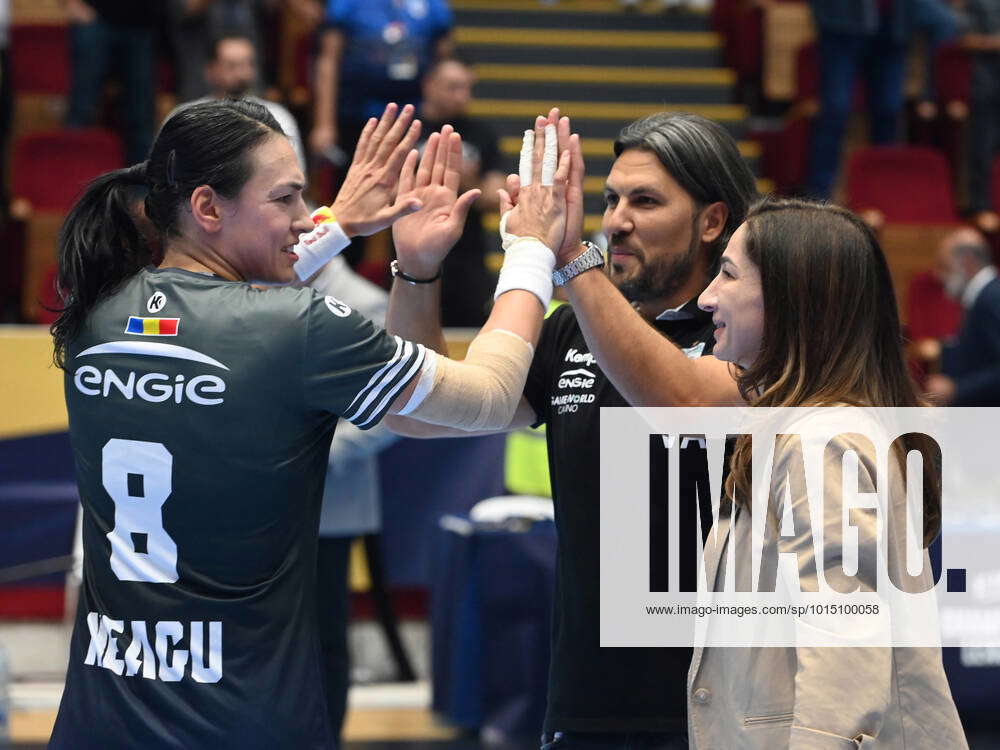 Cristina Varzaru and Adrian Vasile congratulate Cristina Georgiana ...