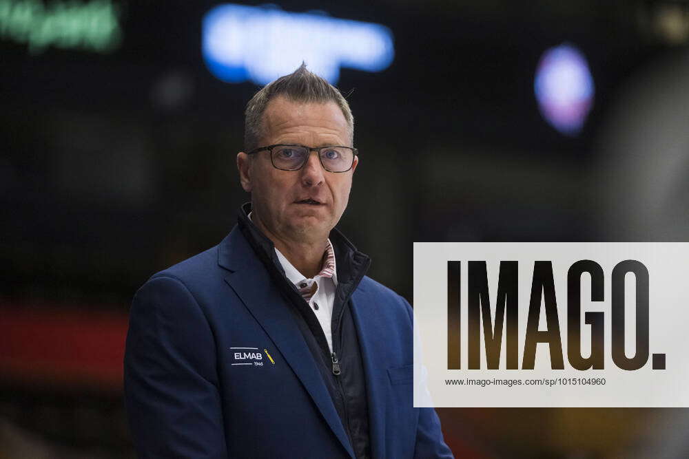 220925 Leksands assistant coach Hans Lodin during the SDHL ice hockey ...