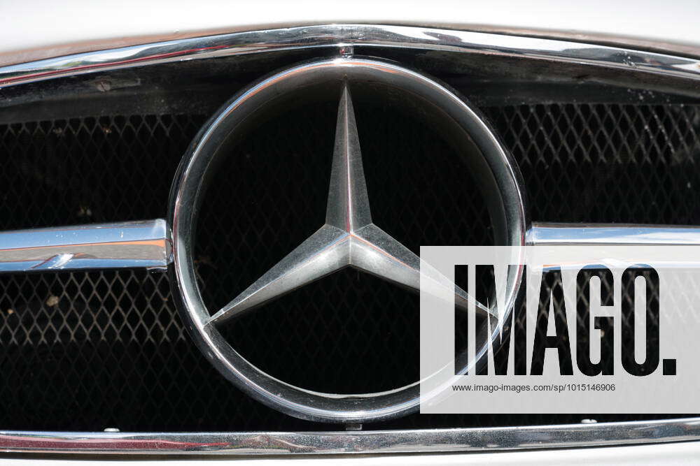 Extra large Mercedes Benz radiator logo on an old timer sports car up ...