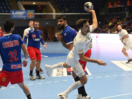 Seyed Alireza Mousavi Ghalehmirz and Kristof Csorgo in the mens ...