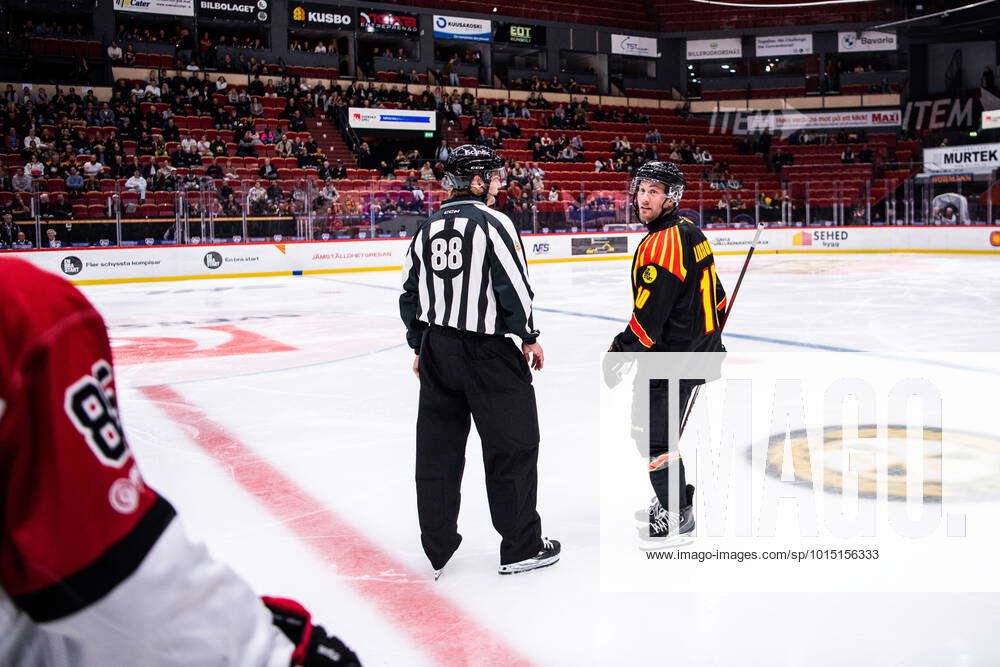 220927 Brynäs Johan Larsson reacts to the decision during the ice ...