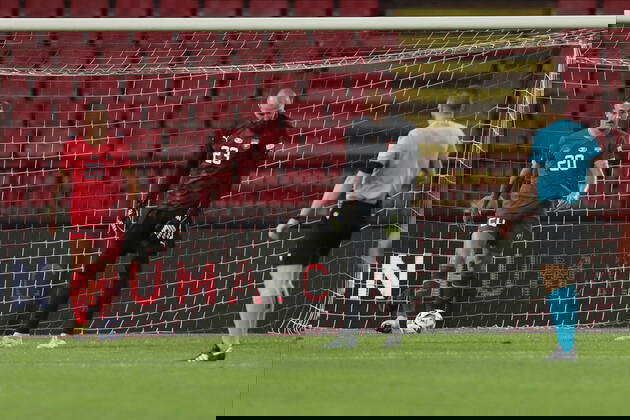 SERBIA vs SWEDEN VANJA MILINKOVIC SAVIC golman fudbaler reprezentacije ...