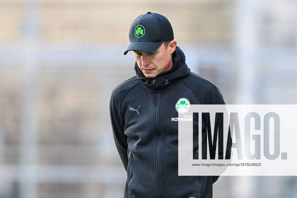 Coach Petr Ruman Greuther Fürth II looking disappointed, disappointment ...