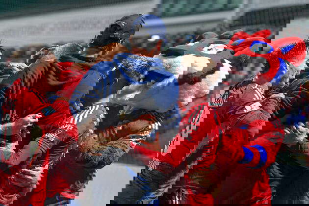 Coach Sandro Wagner Unterhaching and in the background the Unterhaching ...