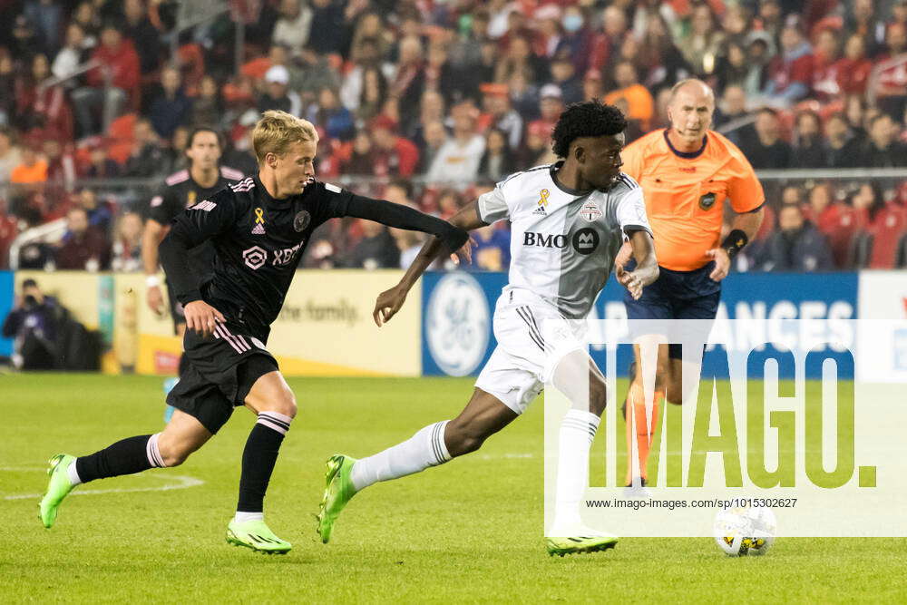 Toronto, Ontario, Canada: Bryce Duke 22 of Inter Miami and Deandre Kerr ...
