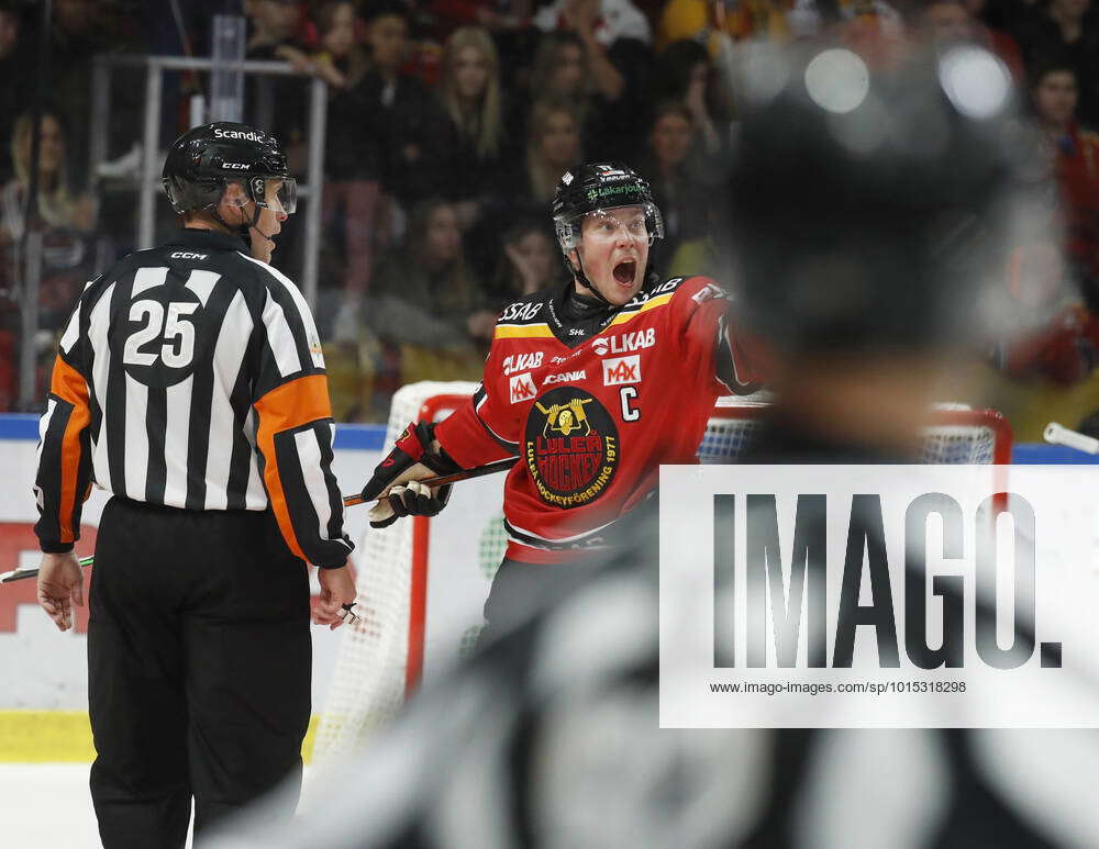 LUELA 20221001 Luleas Erik Gustafsson dissatisfied with referee Tobias ...