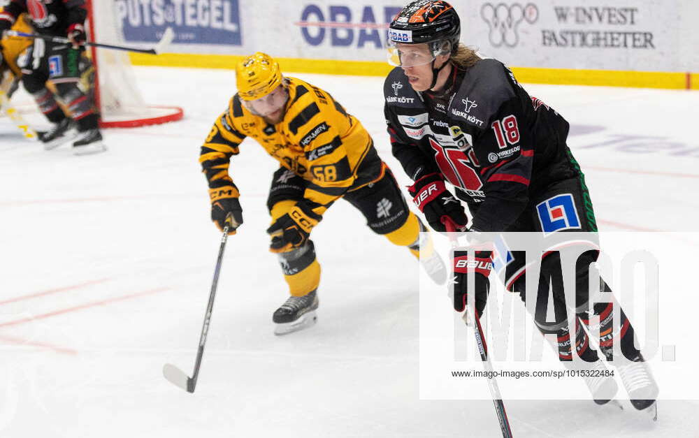 221001 Skellefteas Oskar Nilsson and Örebros Rodrigo Abols during the ...