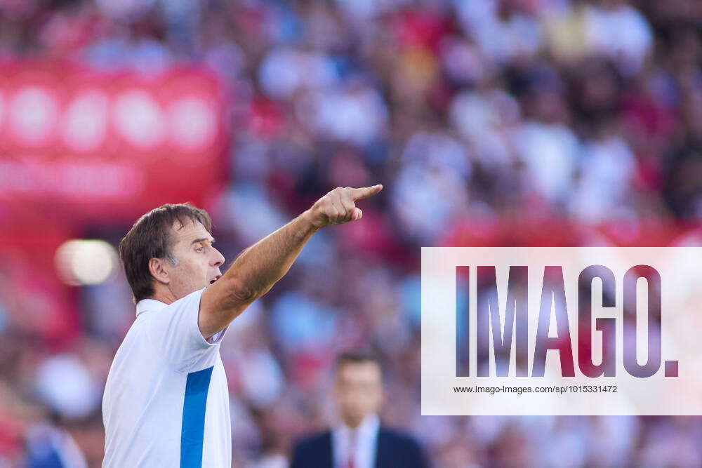October 1, 2022, SEVILLA, SEVILLA, SPAIN: Julen Lopetegui, head coach ...