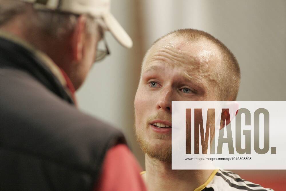 VÄXJÖ 060410 Allsvenskan Öster AIK AIKs Nicklas Carlsson after the ...