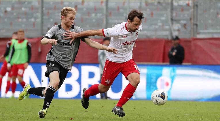 v li Maximilian Reiter SV Wacker Burghausen, Felix Göttlicher FC Würzburger Kickers