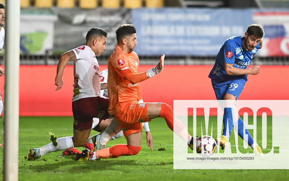 Doru Popadiuc scores a disallowed goal from Morais Junior Iraneuton ...