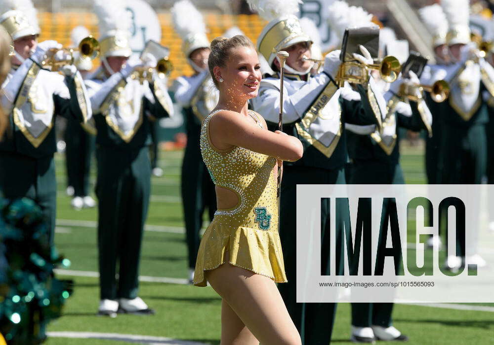 October 1 2022: Baylor Bears band members and batman twirlers during ...